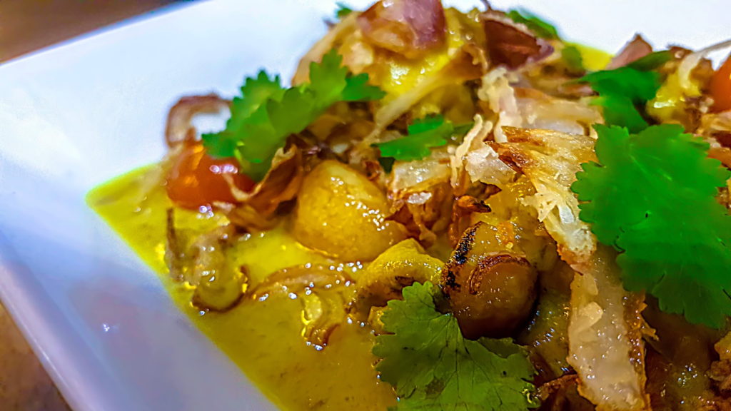 Food and Travel Philippines — This is the Pancit Sisig Pork...